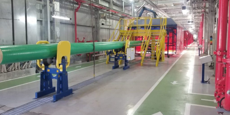 Fabricação de tubulações na Spoolbase Porto do Açu da TechnipFMC · Quatro